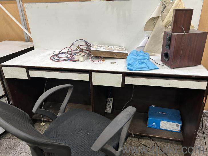 New condition office computer table | Kolkata | Quikr