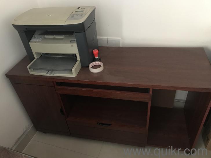 Boss Table - 7 Feet - Alost Like New - With Glass Top - No Scratches ...