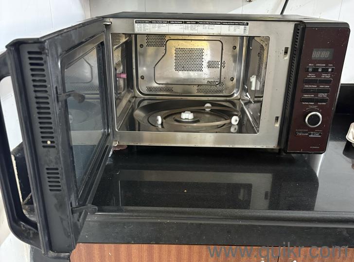 5 year old microwave with very minimal use only for food warming ...