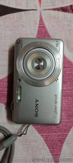 Sony digital 16 megapixel camera with memory card charger n cover ...
