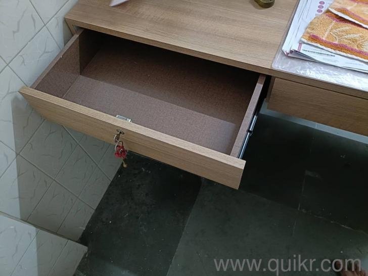 Unused New Office Table 4ft Long | Mumbai | Quikr