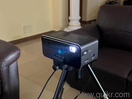 MERLIN CUBE PRO SMART PROJECTOR, 250 inch projection capacity and ...