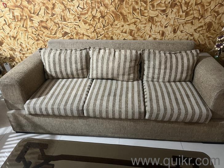 Sofa set 3-2-2 hardly used and 5 years old | Faridabad | Quikr