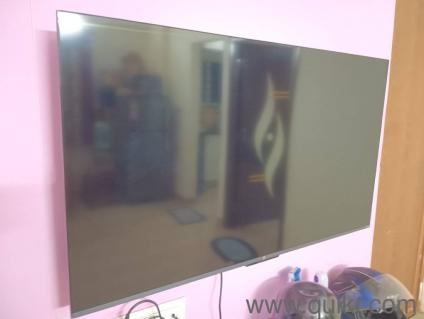 3 months old One plus 50 inch Tv with movable stand worth 3500 ...