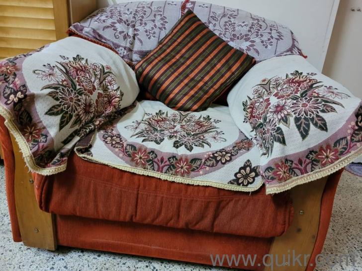 Single seater sofa set sprangly used wa Ted to sell it out. | Pune | Quikr