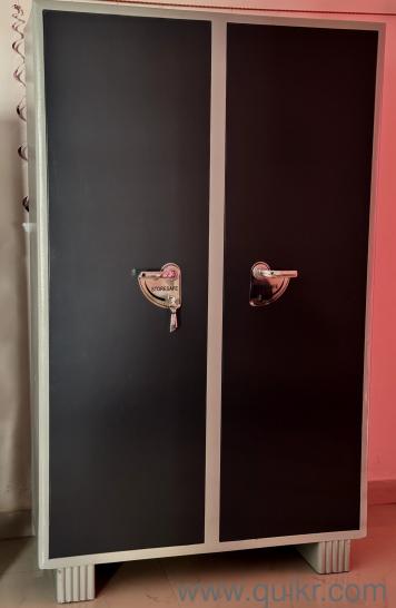 2 Doors Double Door Steel Almirah/Beerva/Beerwa, With Lockers ...