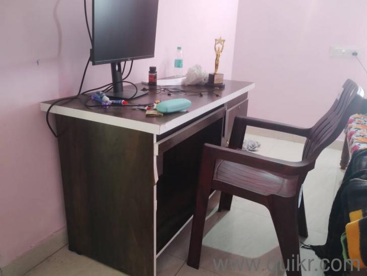Good looking study table | Hyderabad | Quikr