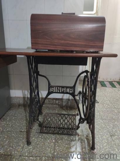Usha make Flora Sewing Machine with foot stand and cover | Mumbai | Quikr