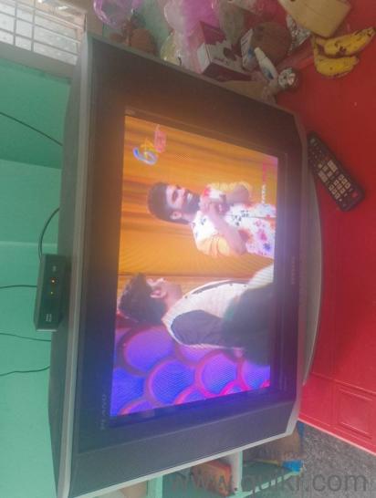 Samsung 21-inch PLANO CRT TV for sale.Picture quality is good, sound ...